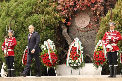 Радев на Мъжка задушница Свеждаме глави пред паметта на загинали