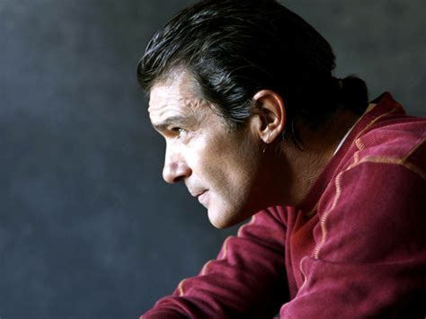 Famous Antonio Banderas Wallpapers And Images Wallpapers Pictures