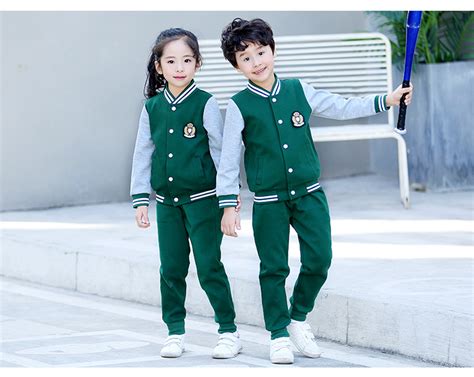 实验小学春秋季校服 实验小学夏季校服 大山谷图库