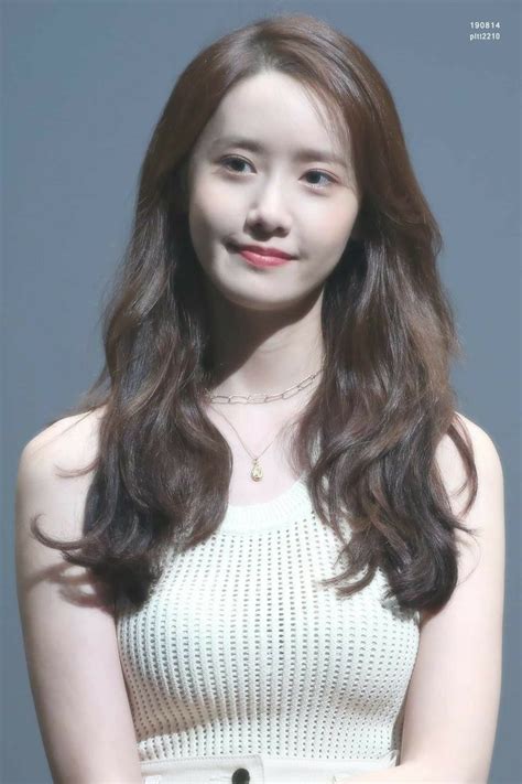 Girls Generation S Yoona Awes Fans With Her Sexy Backline In An Elegant