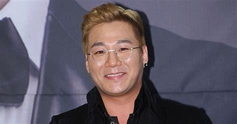 윤민수 결혼 18년 만 이혼 “최선 다했지만 서로 힘들어져윤후 부모로 최선 다할 것”전문