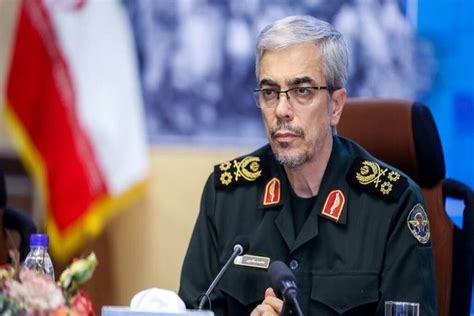سرلشکر باقری از تیپ ۳۸ زرهی نیروی زمینی و پایگاه هوایی شهیدحبیبی مشهد