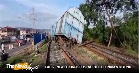 Madhya Pradesh Two Wagons Of Goods Train Carrying Lpg Derail In Jabalpur