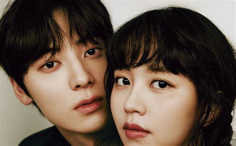 Kim So Hyun Bilang Mata Hwang Min Hyun Mendukung Chemistry Mereka Di