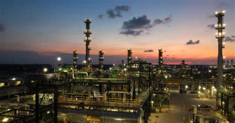 Refinería Dos Bocas registra producción mínima en agosto