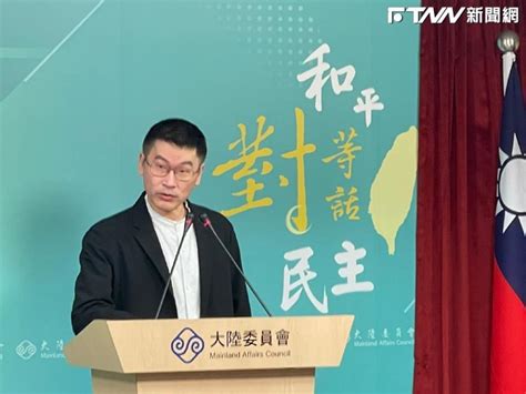 與林秉文「酒店歡唱」？梁文傑遭踢爆「同框美女作陪」 澄清5、6年前舊事喊：並不認識