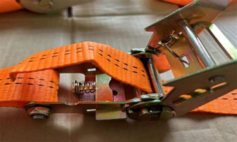 How To Use A Ratchet Strap Properly And Safely