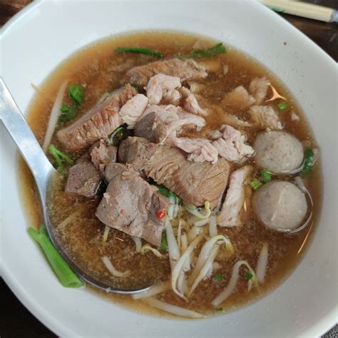 เกาเหลาเนื้อรวม • ธรรมดา ฿80 ร้าน รสดีเด็ด Meat Warehouse ถนนพรานนก