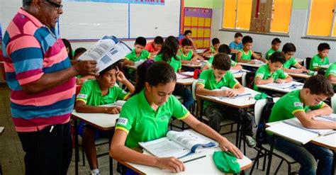 Alunos Voltam às Aulas Na Segunda Feira Folh Bv
