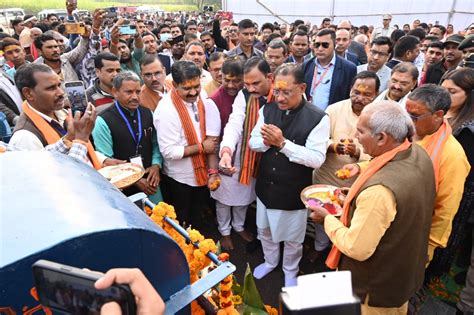 मुख्यमंत्री श्री विष्णु देव साय ने कबीरधाम जिले के ग्राम कुसुमघटा में