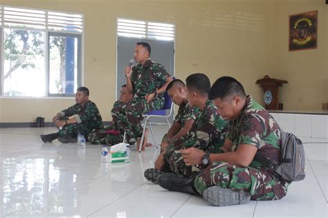 Jam Komandan Sarana Komunikasi Antara Prajurit Dan Komandan Yonranratfib Mar TrisulaNews
