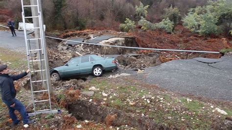 სოხუმთან მეწყერმა მანქანა ჩაიყოლა Netgazeti • აფხაზეთი • სოხუმი • Netgazeti Ge