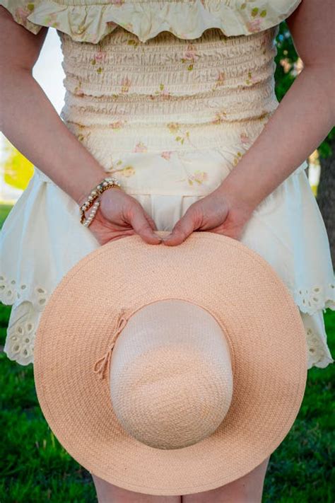 모자를 쓴 여름 패션 현장 · 무료 스톡 사진