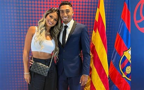 Is Raphinhas Single Engaged Or Married Know His Relationship Status His Wife And