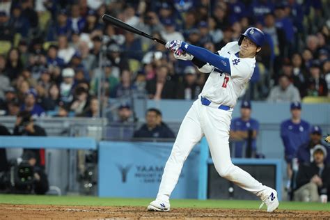 Dodgers Fan Who Caught Shohei Ohtani Hr Says Team Pressured Her To Give