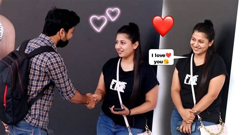 Proposing Prank On Cute Girl Love Proposal Prank Ram Arany Youtube