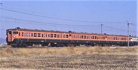 備前路走行する113系混色編成転配回送 中庄駅付近 の画像 Train