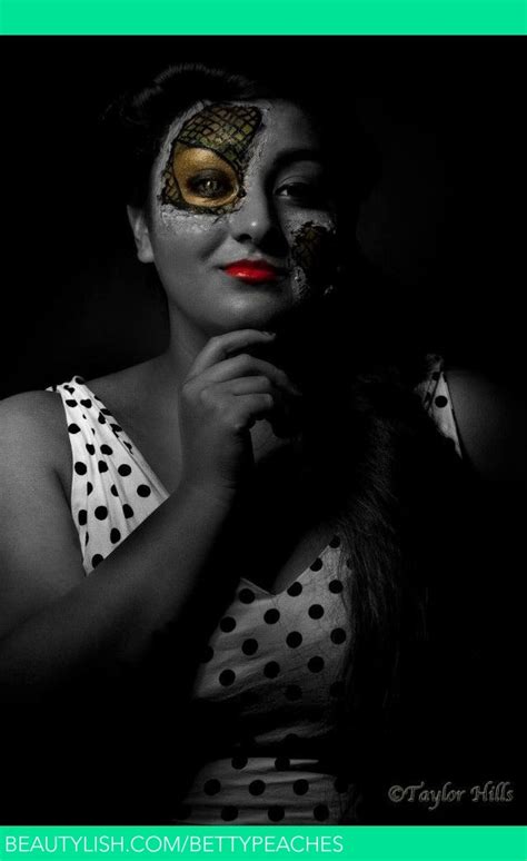 Halloween Special Fx Reptile Woman Lizard Pinup Girl Erica Vs