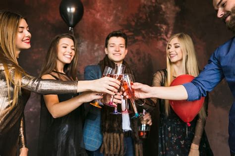 새해 파티와 우정 개념 무료 사진