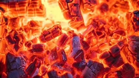 Foto Menguak Kekuatan Semangat Juang Meraih Tantangan Dengan Api Di Dalam Hati