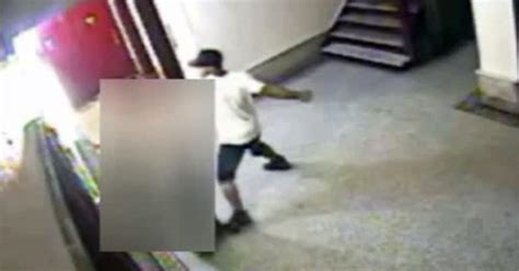 Video Woman Seen Brutally Attacked During Bronx Robbery Cbs New York