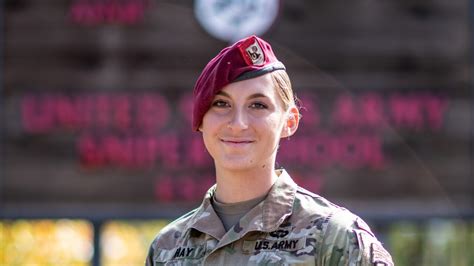 Army Sgt Becomes First Active Duty Female Army Sniper