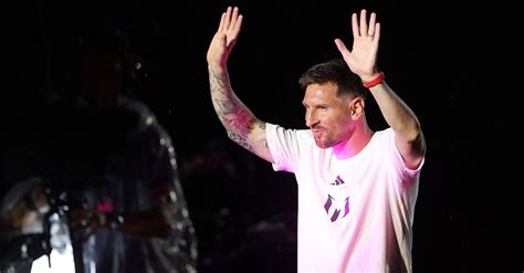 პარი სენ ჟერმენმა მესისთვის ოქროს ბურთი იყიდა Lelo Ge