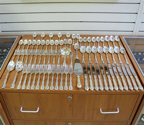 77 Piece Sterling Silver Lunt Mignonette Flatware Set With Chest For