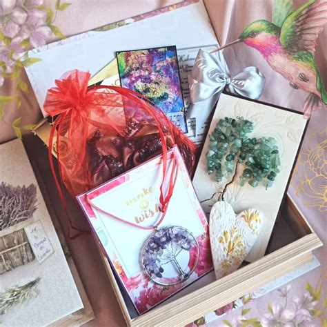 Подаръчна Кутия с Изненади за Жена Ръчна Изработка Vipatelie Ателие за Подаръци