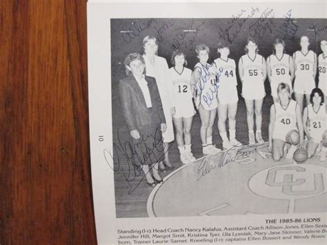 1985 86 Columbia Womens Basketball Guide16 Signed Ellen Bossert Wendy