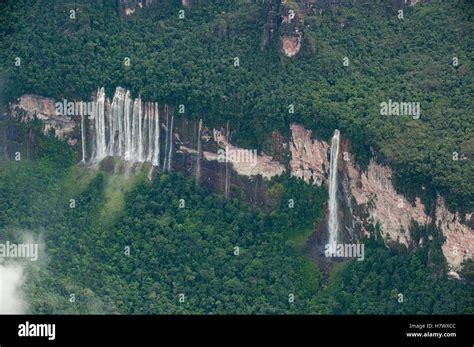 Waterfalls Flowing Over Tepui Cliffs Auyan Tepui Venezuela Stock