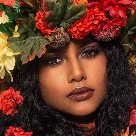 Irisa Ph Frankie Benjamin Girls With Flowers Flowers In Hair Beautiful Lips Beautiful