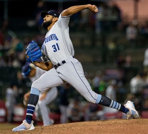 Sf Giants Sign Former Guardians Prospect Raymond Burgos To Milb Deal