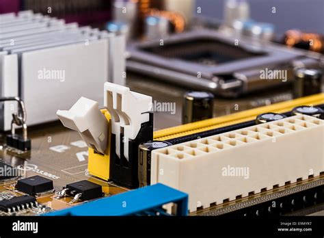 Semiconductor Resistor Transistor Motherboard Hi Res Stock Photography And Images Alamy
