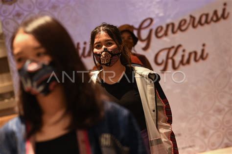 Pameran Batik Kreasi Modern Antara Foto