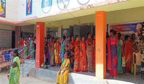 Telangana Records A Voter Turnout Of 5189 Percent Till 3 Pm