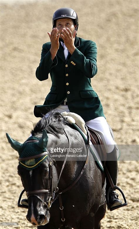 Jan Ich Will Ein Pferd Von Dir Khaled Al Eid Raising His Hands To