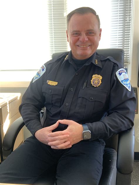 Sag Harbor Police Chief Village At Odds Over Contract 27 East