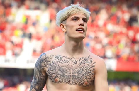 ¡qué Golazo El Impresionante Tatuaje Que Se Hizo En El Pecho Alejandro