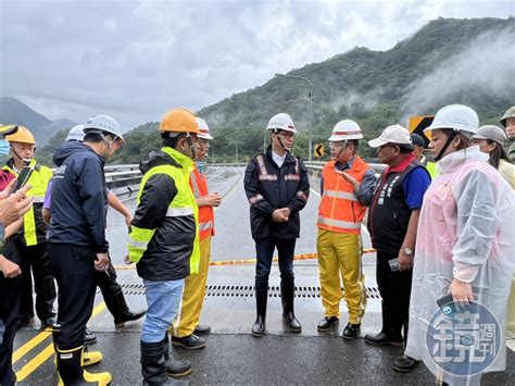 高雄桃源3里「逢雨路斷成孤島」 部落拒物資抗議：每次都要我們忍耐 鏡週刊 Mirror Media