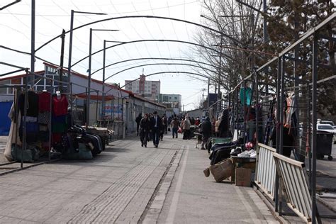 Нийтийн эзэмшлийн зам талбайг зөвшөөрөлгүй ашиглаж байгаа зөрчлийг арилгуулж байна Mnews Mn