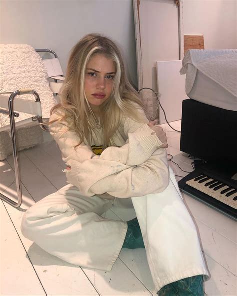 Taylor Burtlake On Instagram “smiley Go Lucky” Ragazze Bionde
