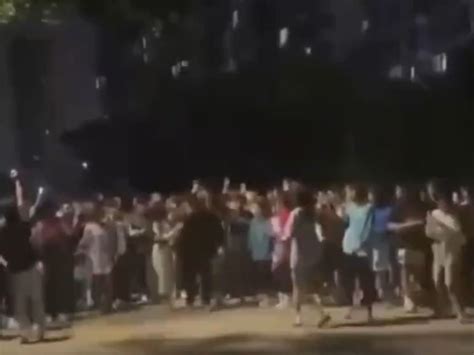 你不舍得骑的自行车，别人站着蹬”长清大学的瓜你吃么？ 爱吃蛋糕的苏米米 爱吃蛋糕的苏米米 哔哩哔哩视频