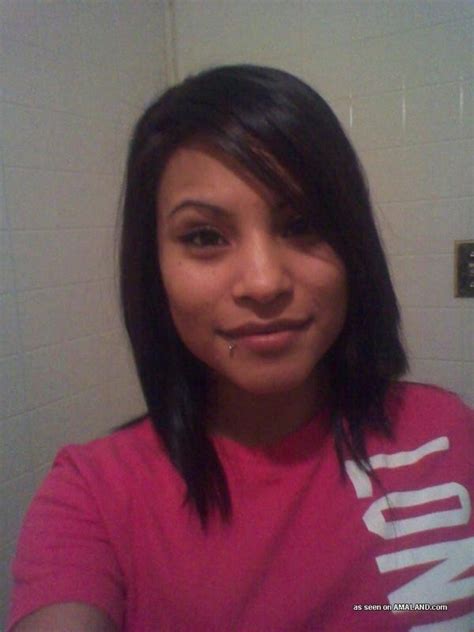 Gorgeous Sexy Chick Flashing Her Hairy Cunt On Cam Porn Pictures Xxx