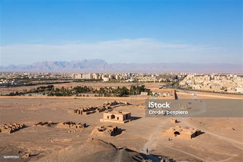 이란 야즈드의 침묵의 탑에서 바라본 모습 0명에 대한 스톡 사진 및 기타 이미지 0명 Ohaka 경관 Istock