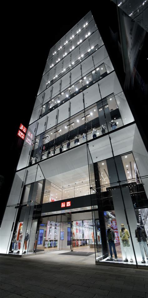 Uniqlo Ginza Wonderwall