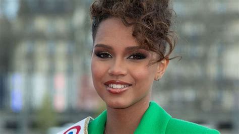 Miss France Indira Ampiot Victime De Mains Baladeuses