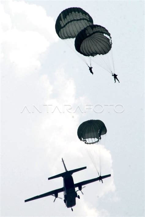 PARA DASAR STATIC ANTARA Foto