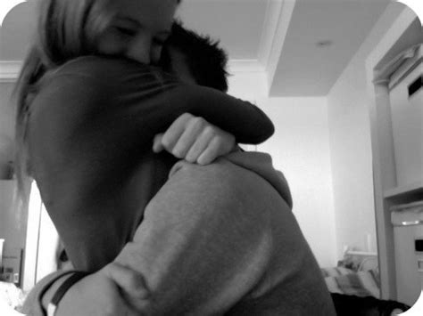 Самых дорогих нам людей мы носим постоянно с собой в мыслях в телефоне в музыке в сердце