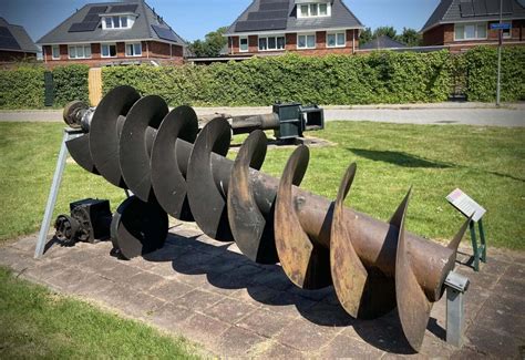 Archimedes Screw The Ancient Greek Water Raising Invention Still Used